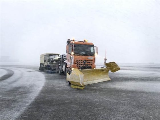 Daimler demonstrates autonomous operations of commercial vehicles ...