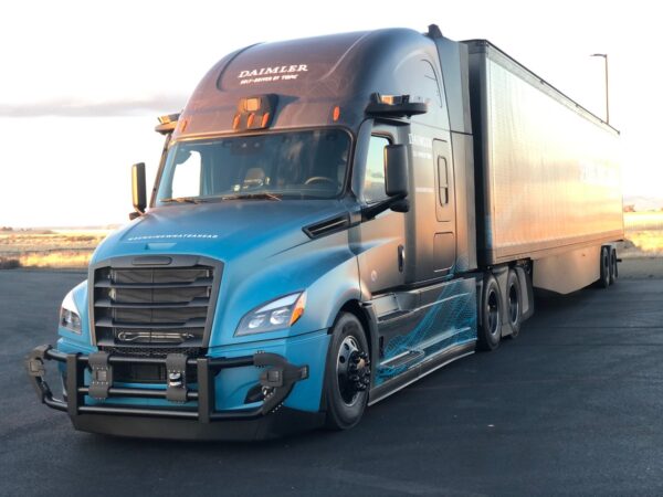 Daimler showcases latest autonomous truck tech - Self Driving Cars 360