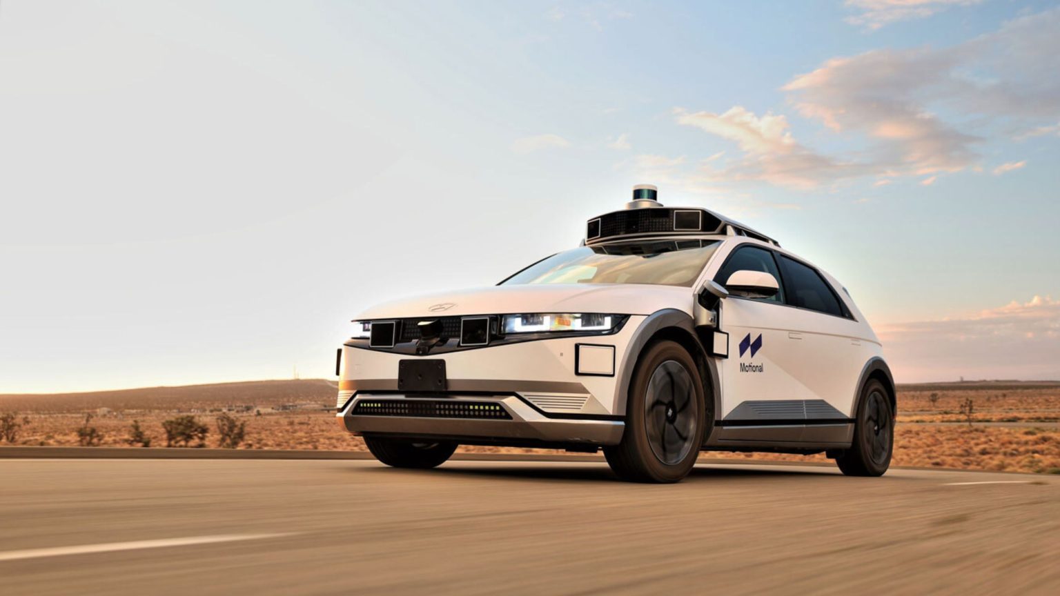 Hyundai and Aptiv Joint Venture Motional Revives Robotaxi Plan with AI ...